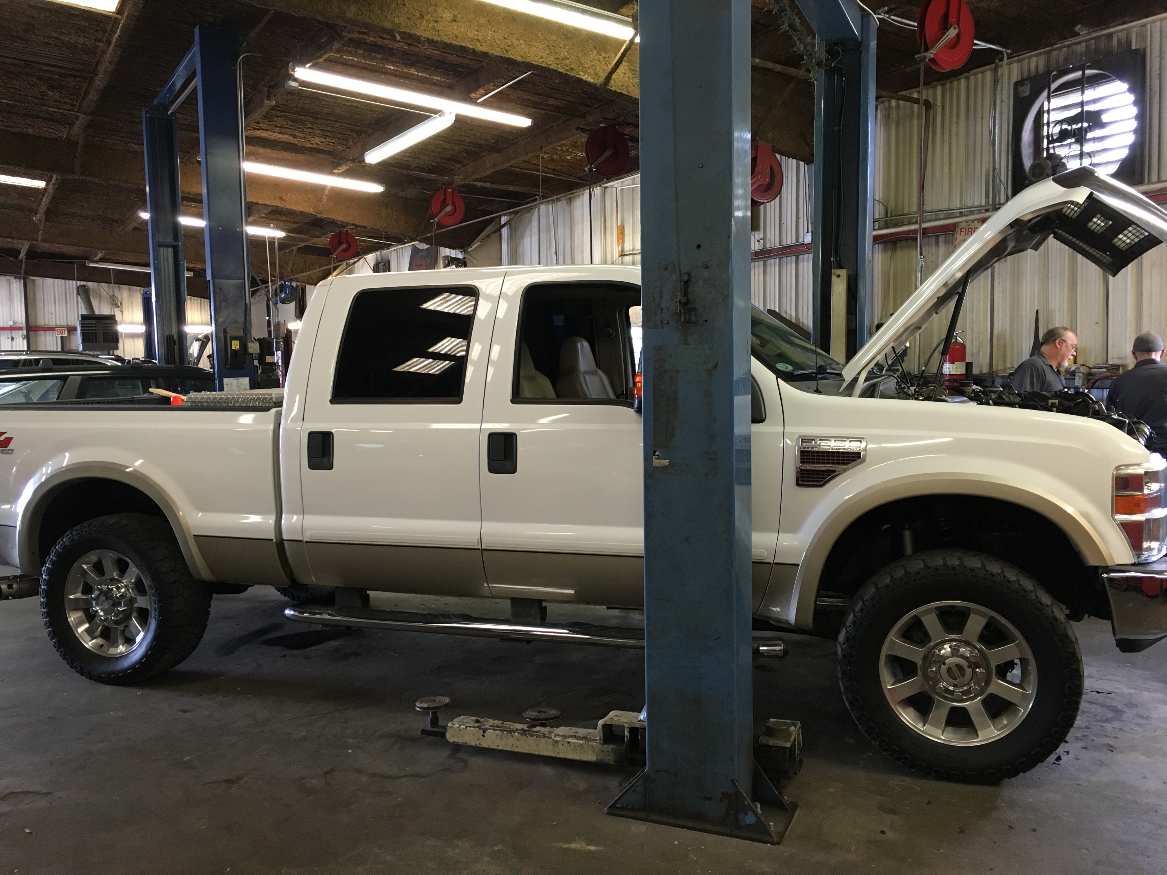 Stan's Auto Center | Lafayette, Louisiana